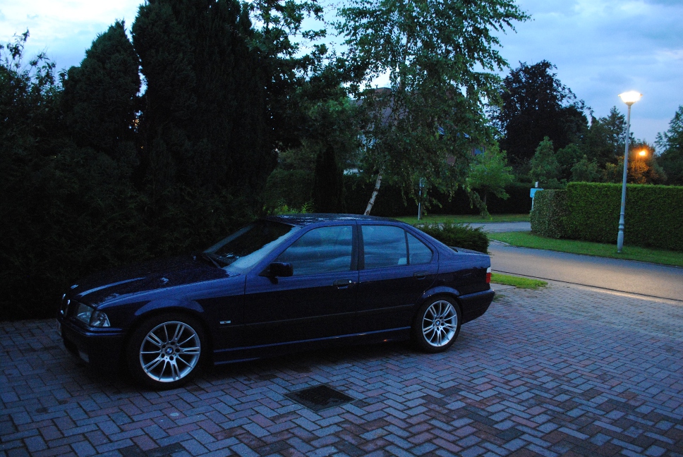 Calling all BLUE e36s