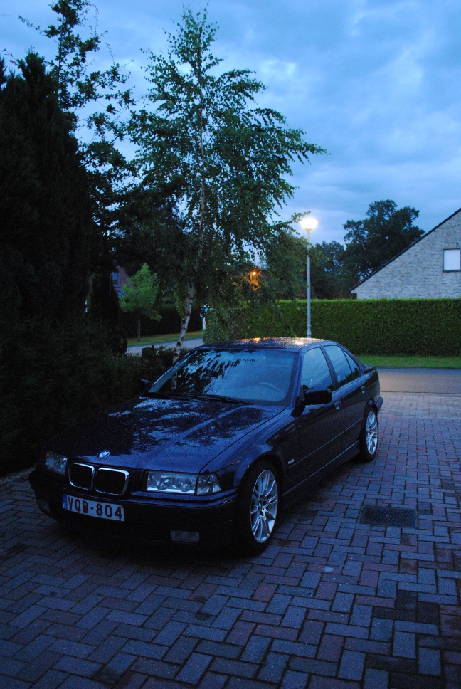 Calling all BLUE e36s